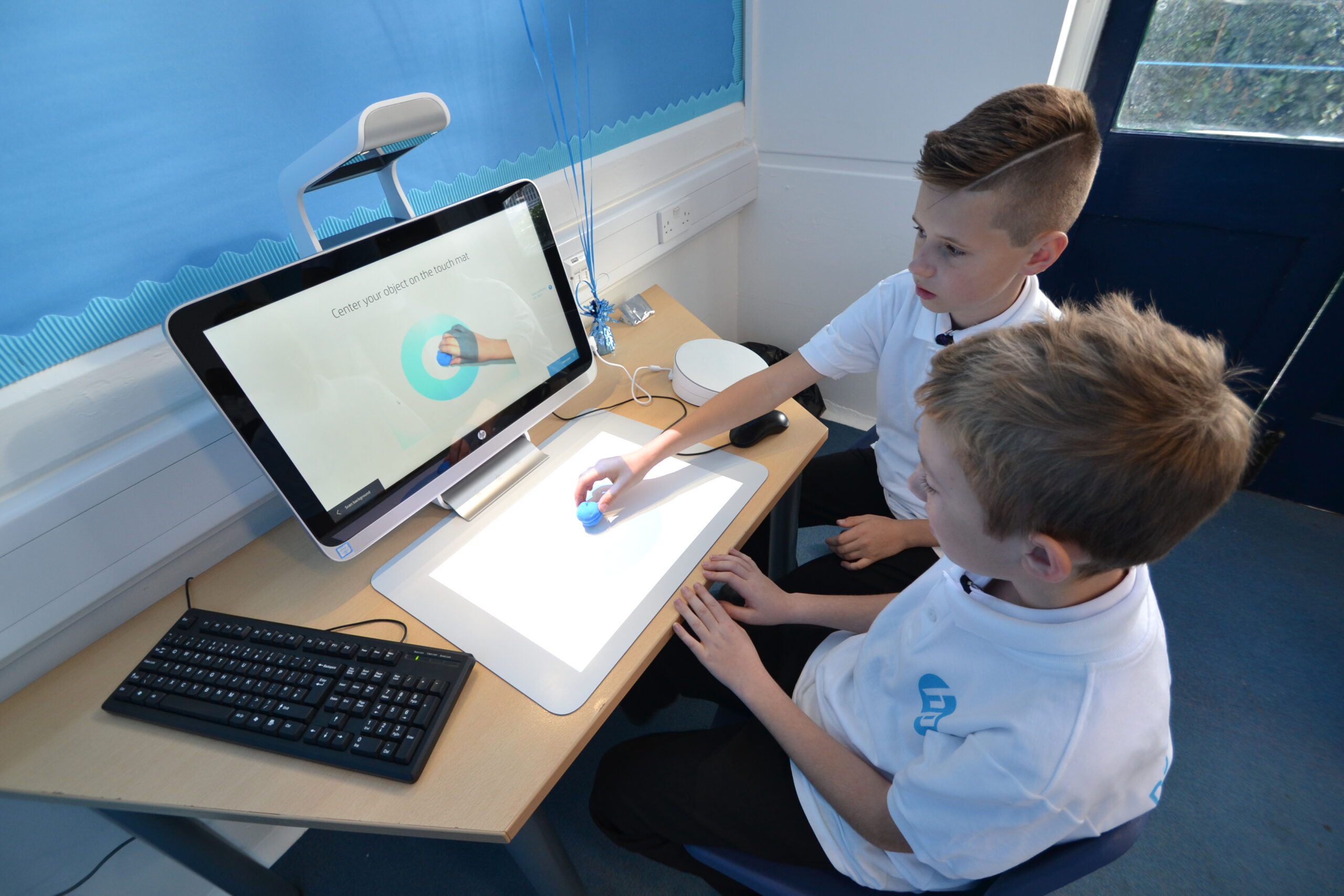 HP opens UK learning studios to tackle the digital skills gap ...